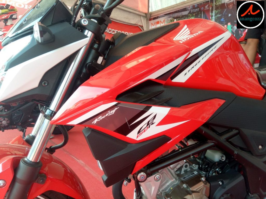 Galeri New CB150R 2018 Facelift Warna Merah, Minor Change Lebih Cakep ...