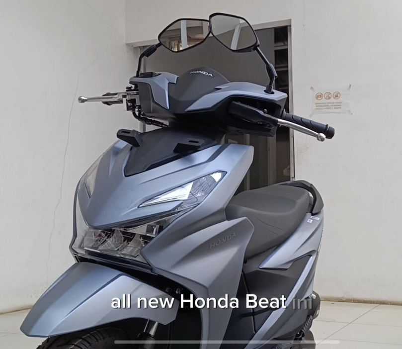 Review Honda Beat Silver Terbaru Tipe Deluxe Standar - Anangcozz Blog